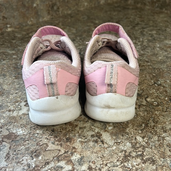 Skechers | Shoes | Skechers Little Girls Tennis Shoes Size 2 | Poshmark